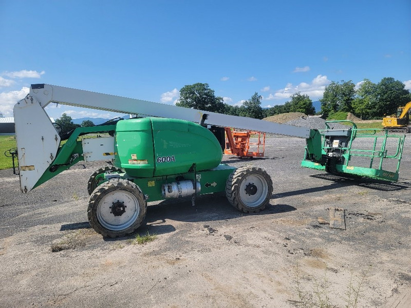 JGL 600A Articulating Boom Lift