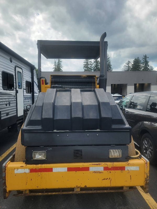 DYNAPAC CC421 Double Vibratory Drum Roller