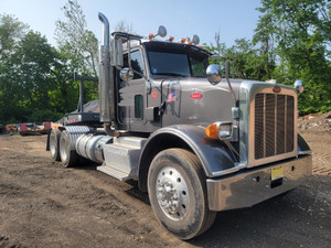 PETERBILT 365 DAY CAB TRACTOR