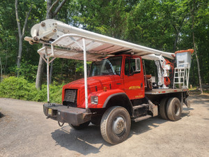 FREIGHTLINER FL80 Rear Mount Bucket Truck 60'