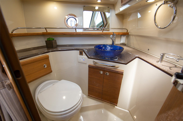 Ranger Tugs R-29 CB | Volvo Diesel Inboard | Luxury