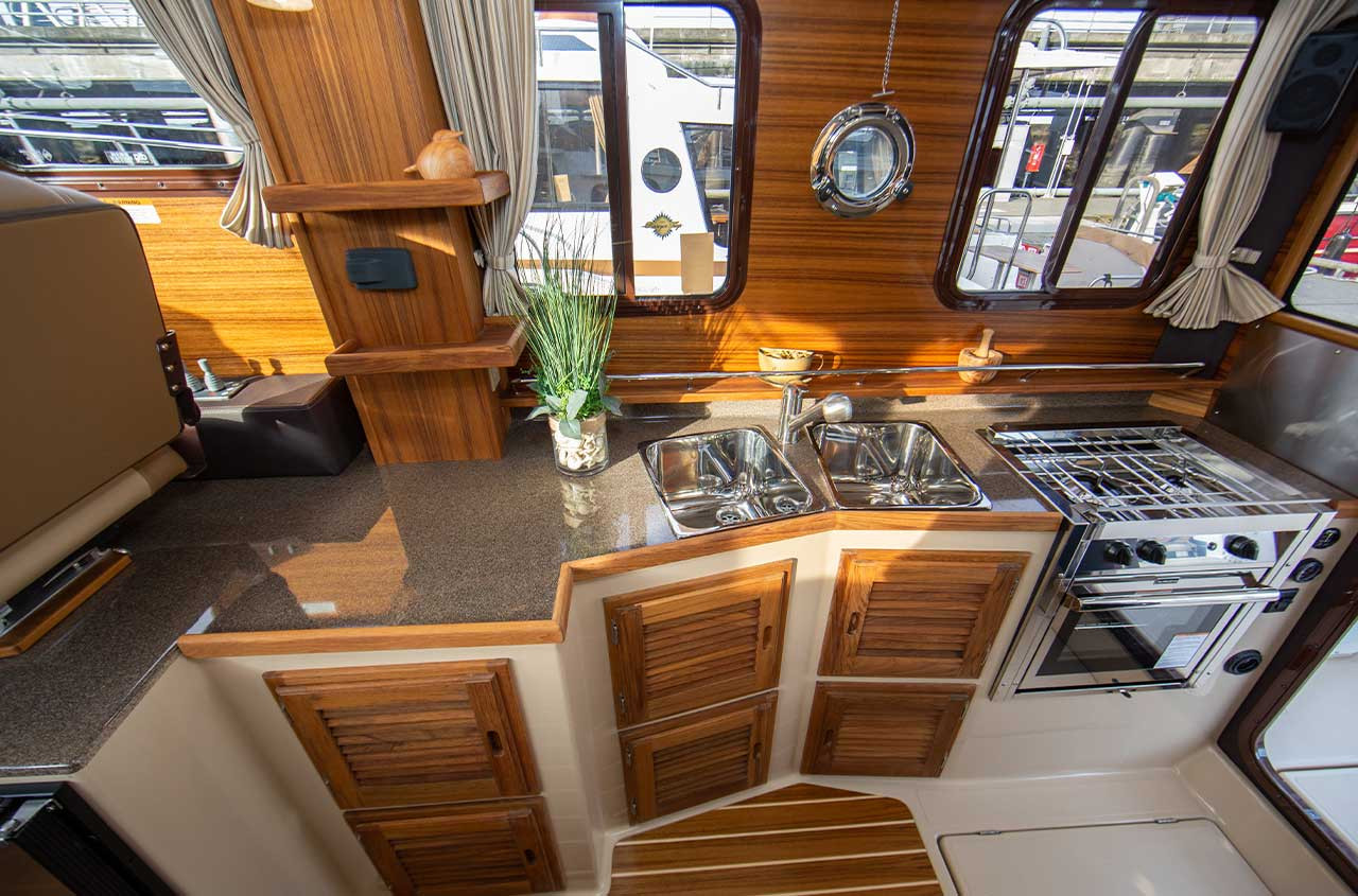 Ranger Tugs R-31 S | Volvo Diesel Inboard | Northwest