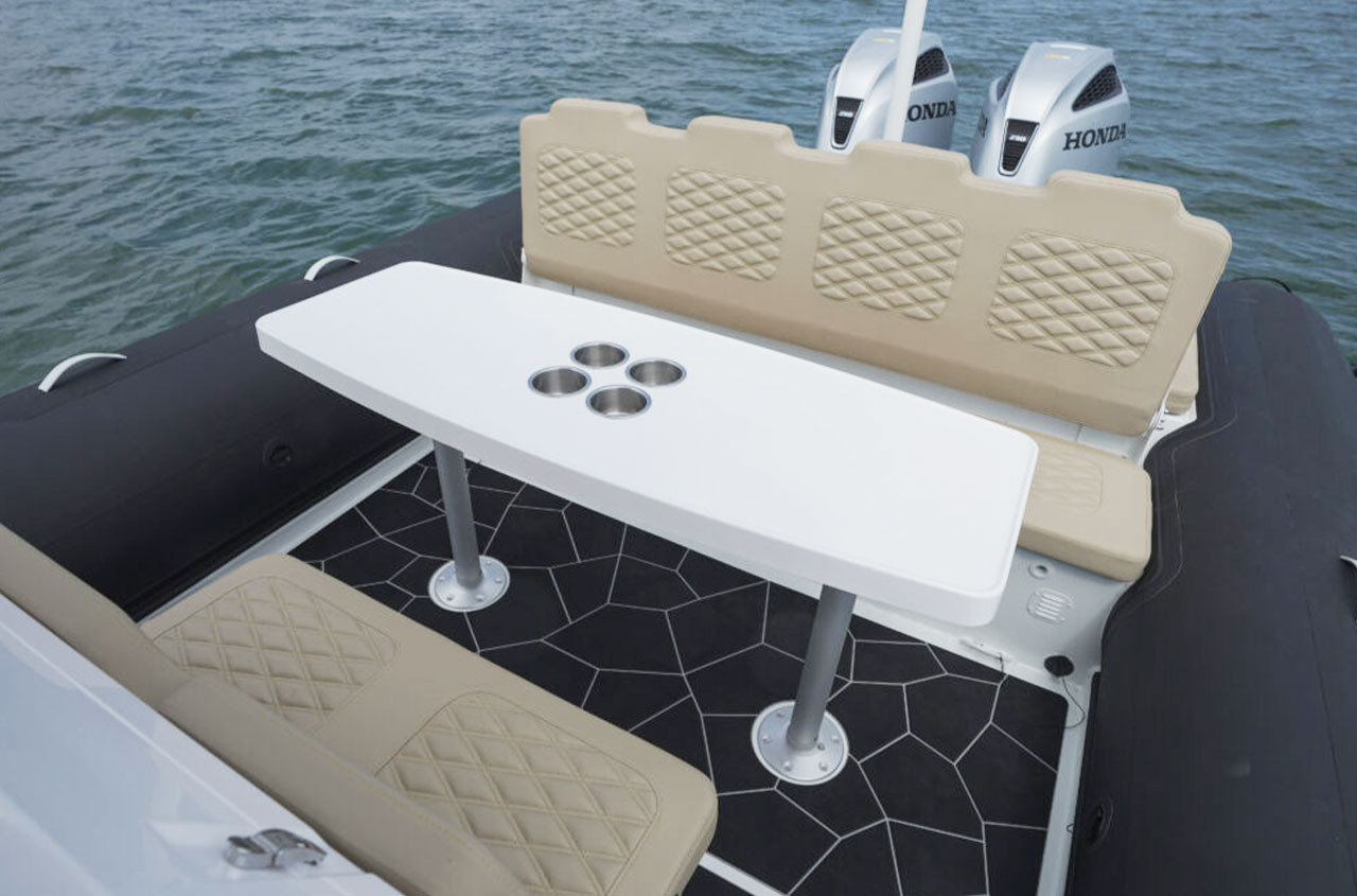 Highfield SP900 | Twin 300hp Outboards | Console Boat