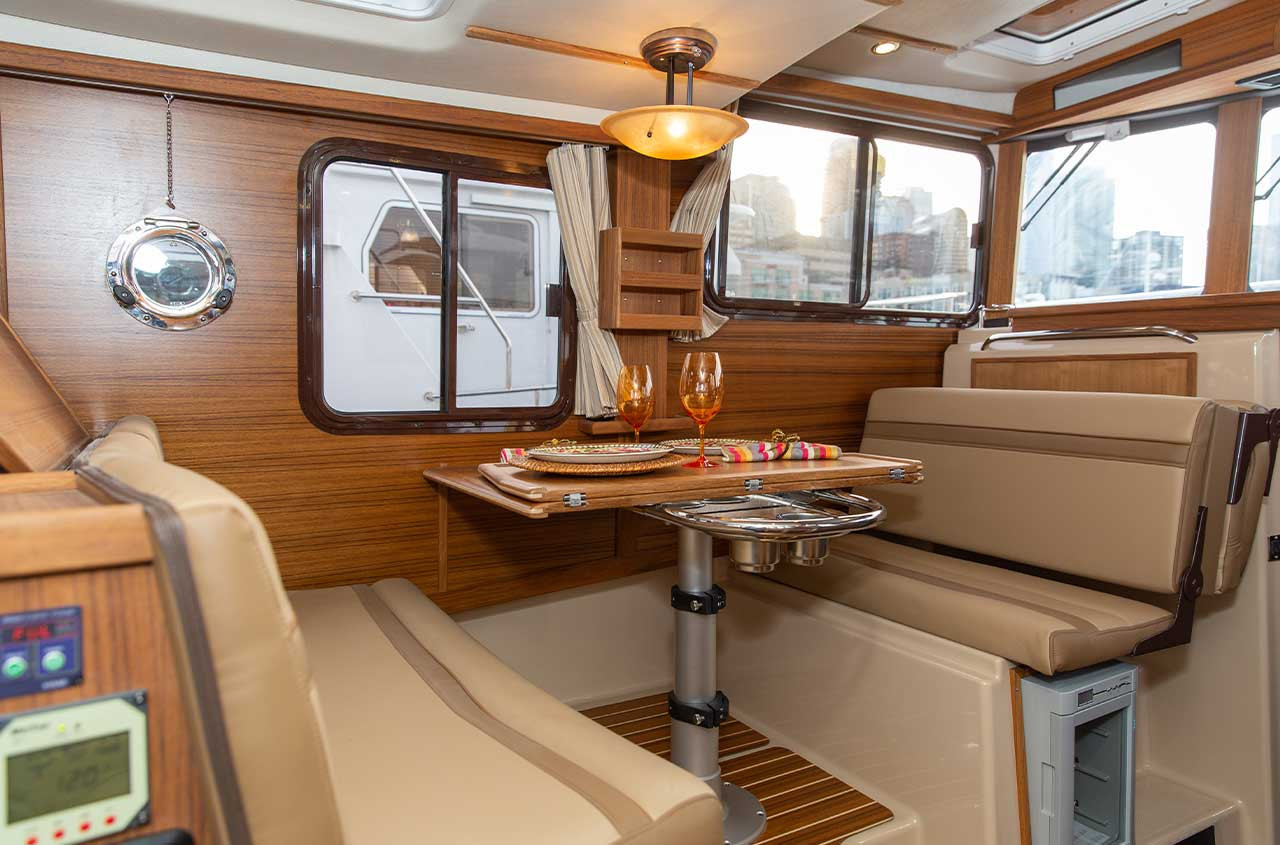 Ranger Tugs R-31 S | Volvo Diesel Inboard | Northwest