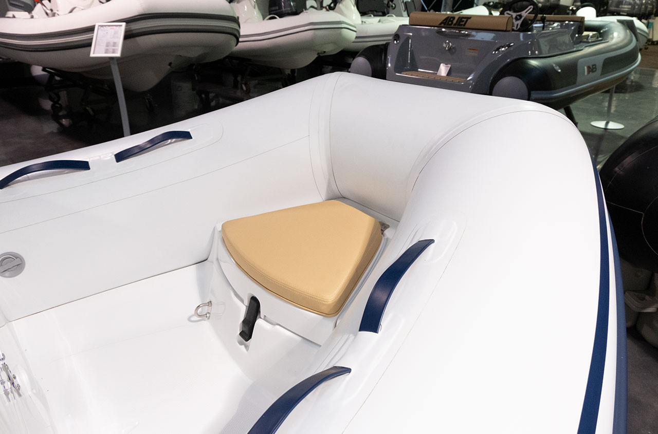 AB Mares 10VSX RIB with Outboard Engine