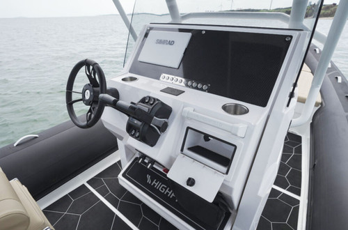 Highfield SP900 | Twin 300hp Outboards | Console Boat