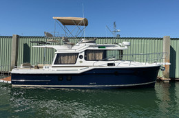 Ranger Tugs R-29 Cabin Cruiser with Command Bridge and Trailer ...