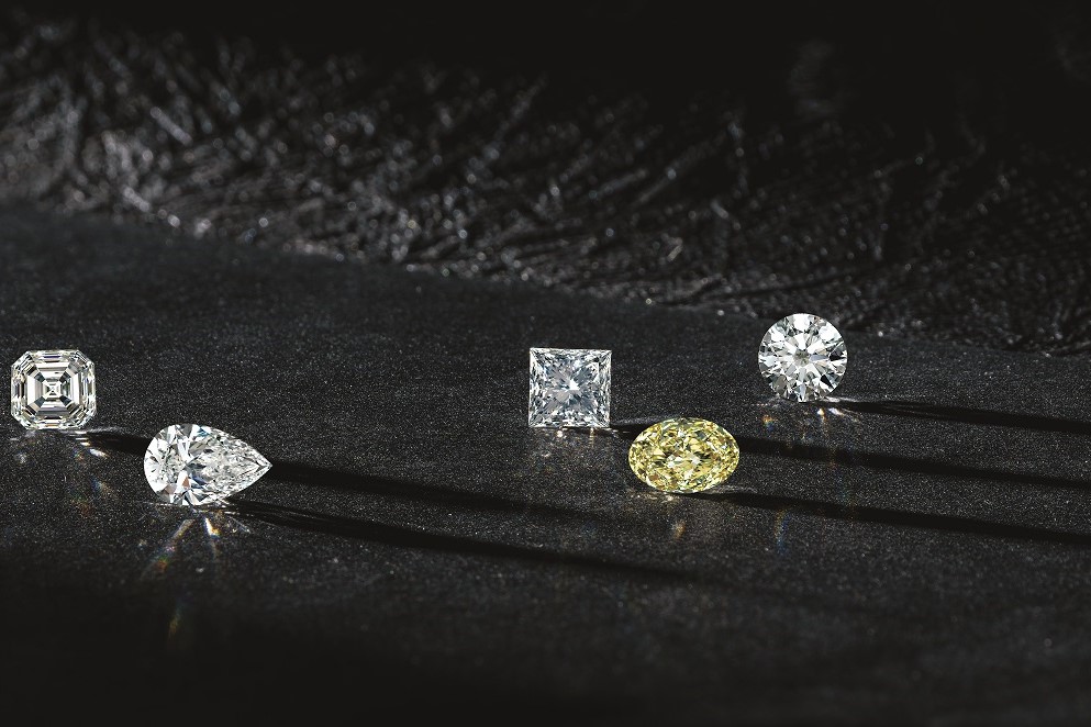 What is an “Eye-Clean” Diamond? - Gage Diamonds