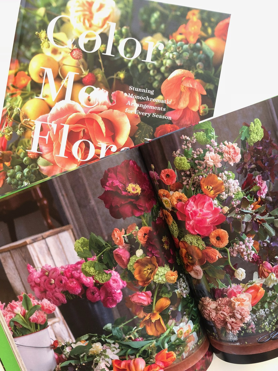Color Me Floral: Stunning Monochromatic Arrangements for Every Season ...