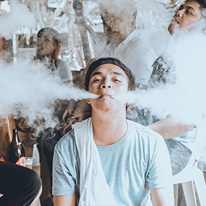 Guide to Vaping in Public This Summer - V2 Cigs UK