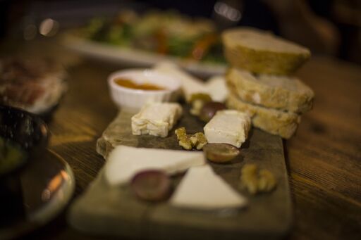 Best Food Pairings With Champagne And Sparkling Wine Club Jeroboam