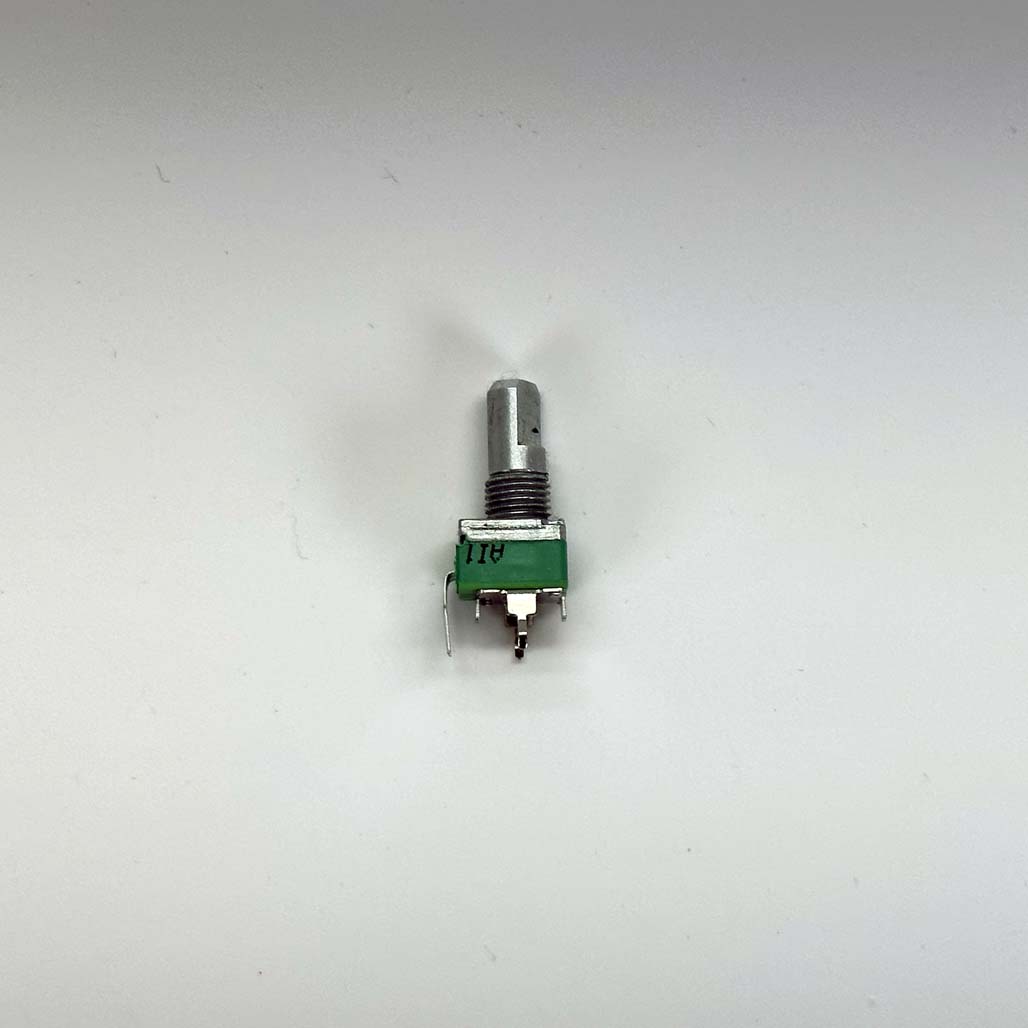 Replacement potentiometer (D-shaft) - Red Panda