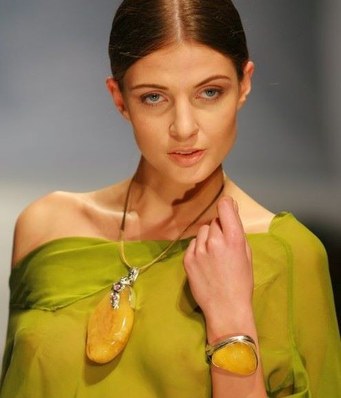Amber Jewelry Made by Experts Amber Artisans.