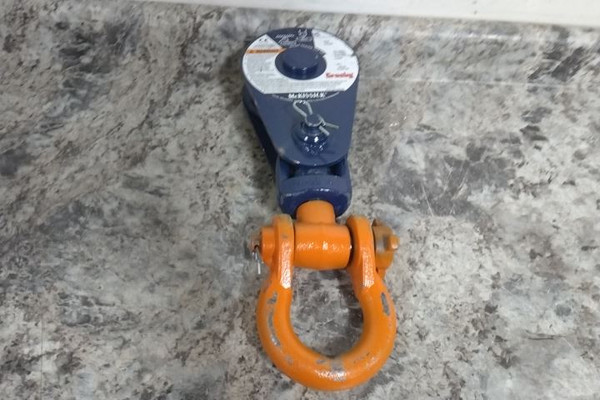 CROSBY 109126 CROSBY Pulley Block: Snatch Pulley Block, Swivel, Side ...