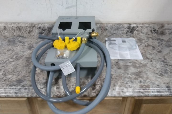 DIVERSEY D04379 DIVERSEY Dilution Control Dispenser: Wall Mount ...