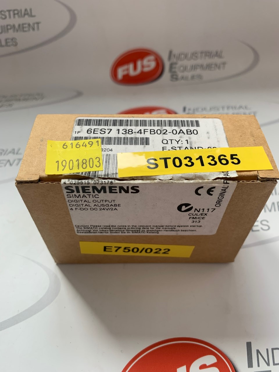 Siemens 6ES7138-4FB02-0AB0 Digital Output Module - FUS Industrial