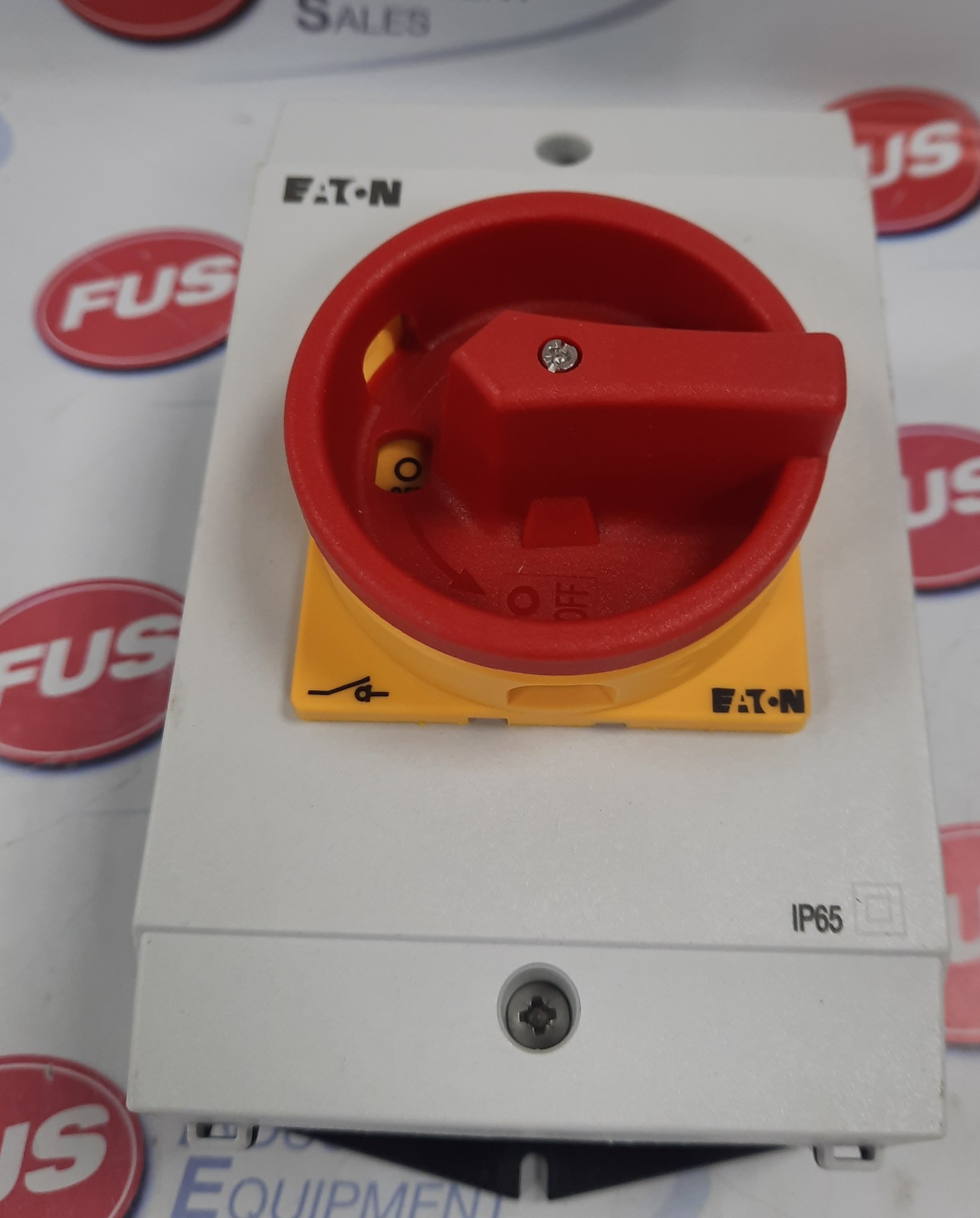 Eaton P1-25/I2H/SVB Main Switch/Surface Mounting - FUS Industrial
