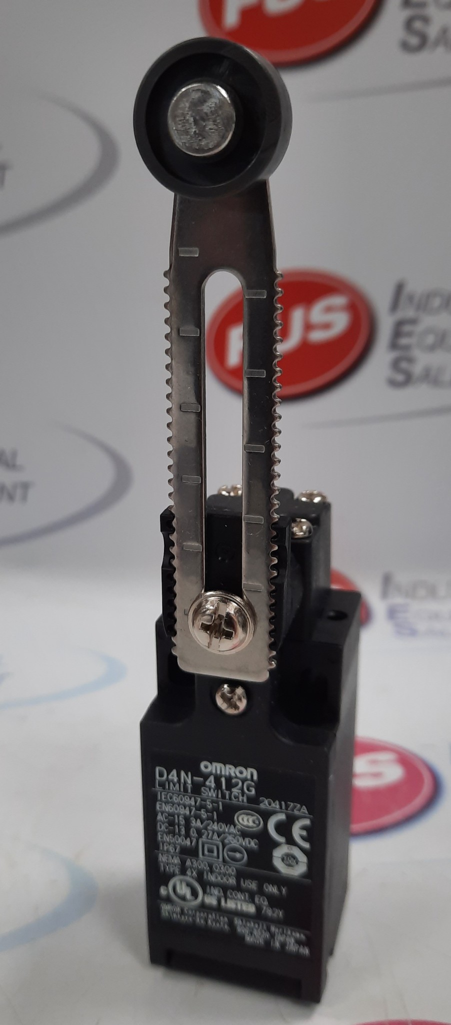 Omron D4N-412G Limit Switch - FUS Industrial