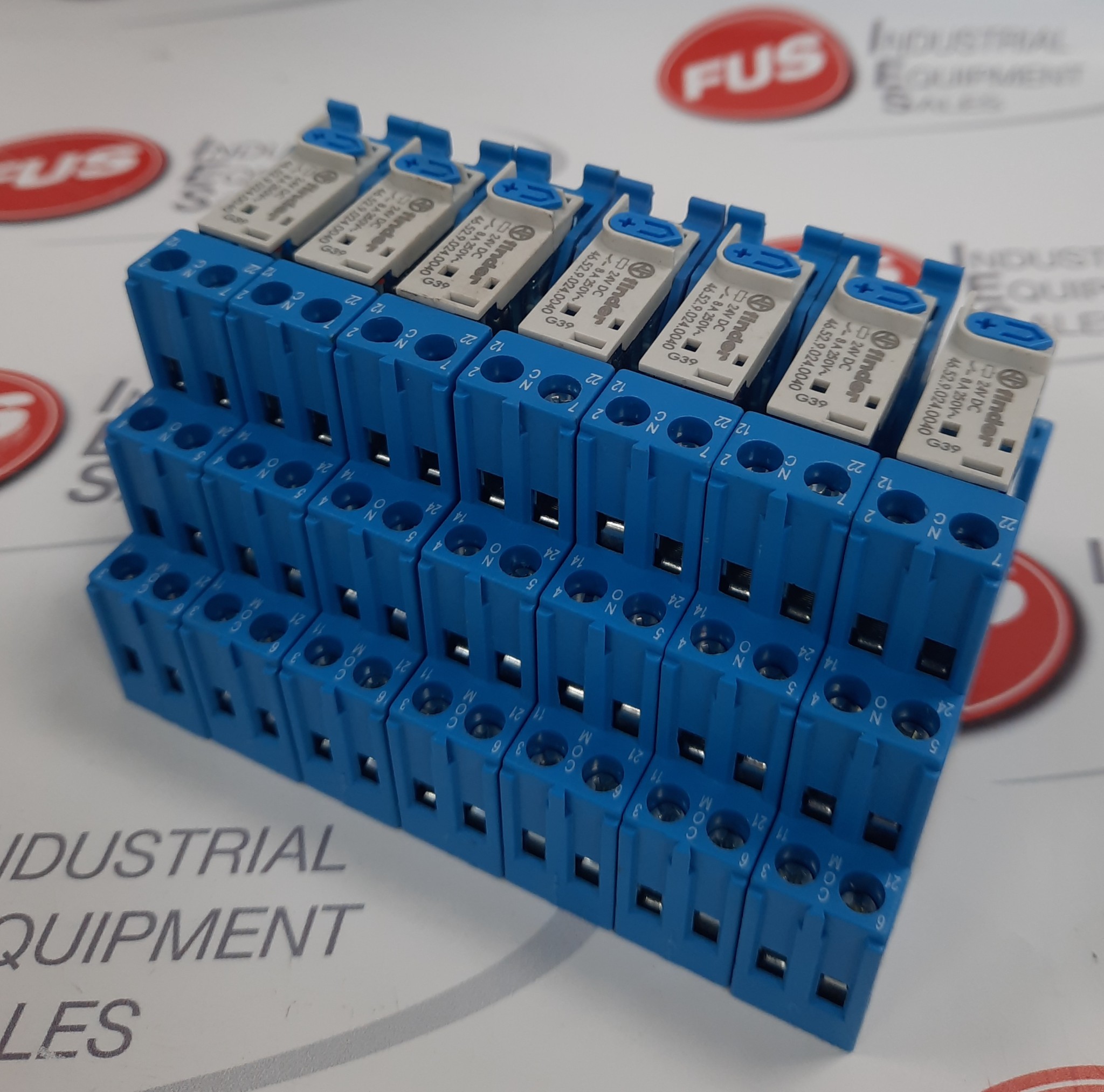 Finder 97.02 DIN Rail, Panel Mount Screw Terminal (8 pieces) - FUS ...