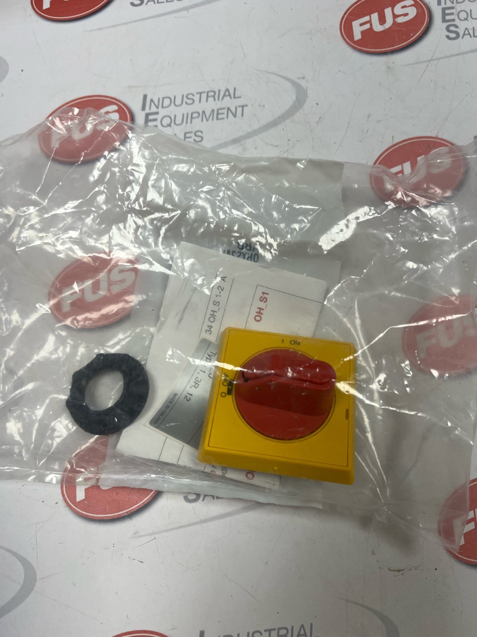 ABB OHYS2AJ Lock Base and DIN Rail Mounted Handle - FUS Industrial