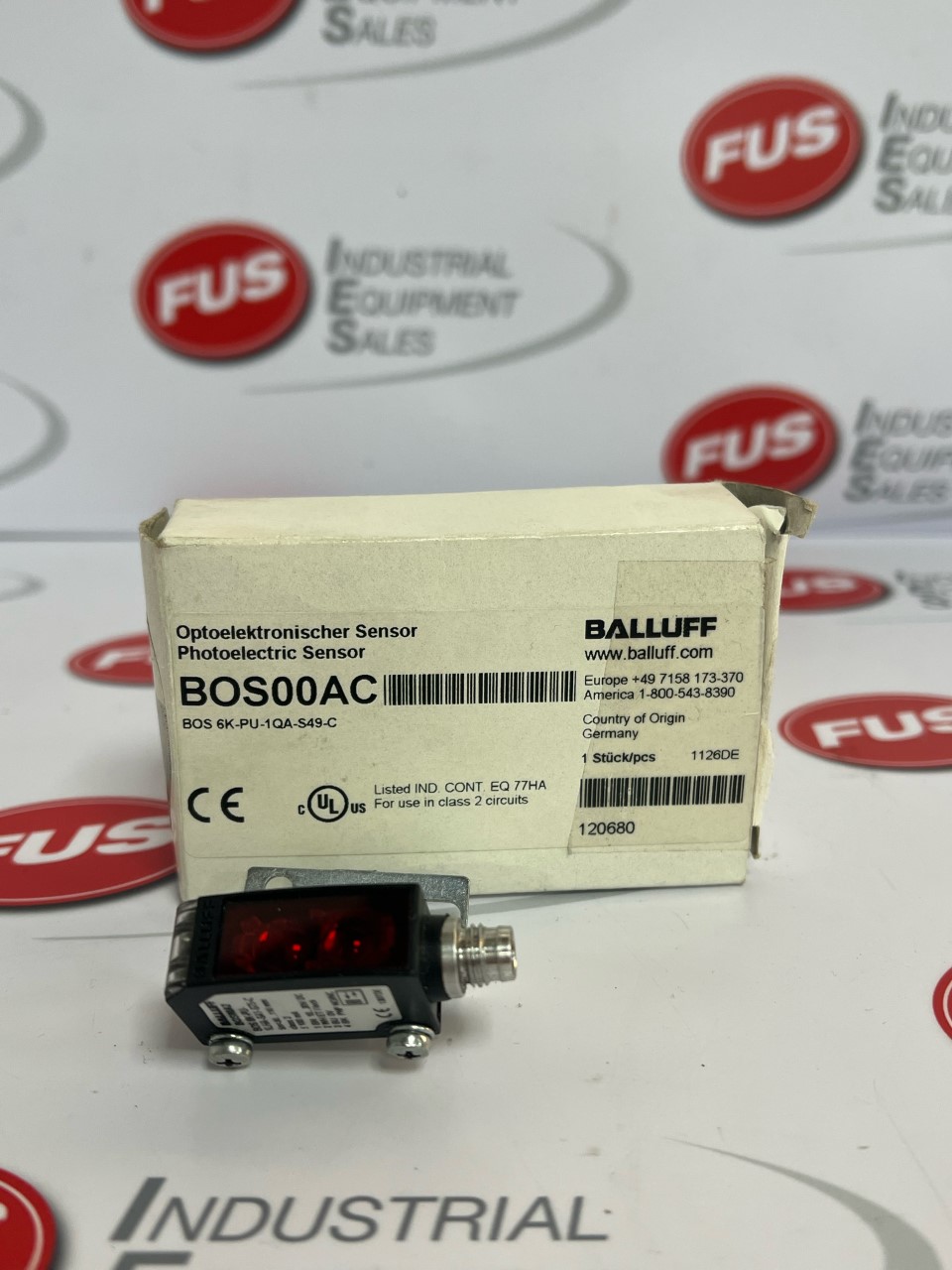 Balluff BOS00AC Light barrier/sensor with bracket - FUS Industrial