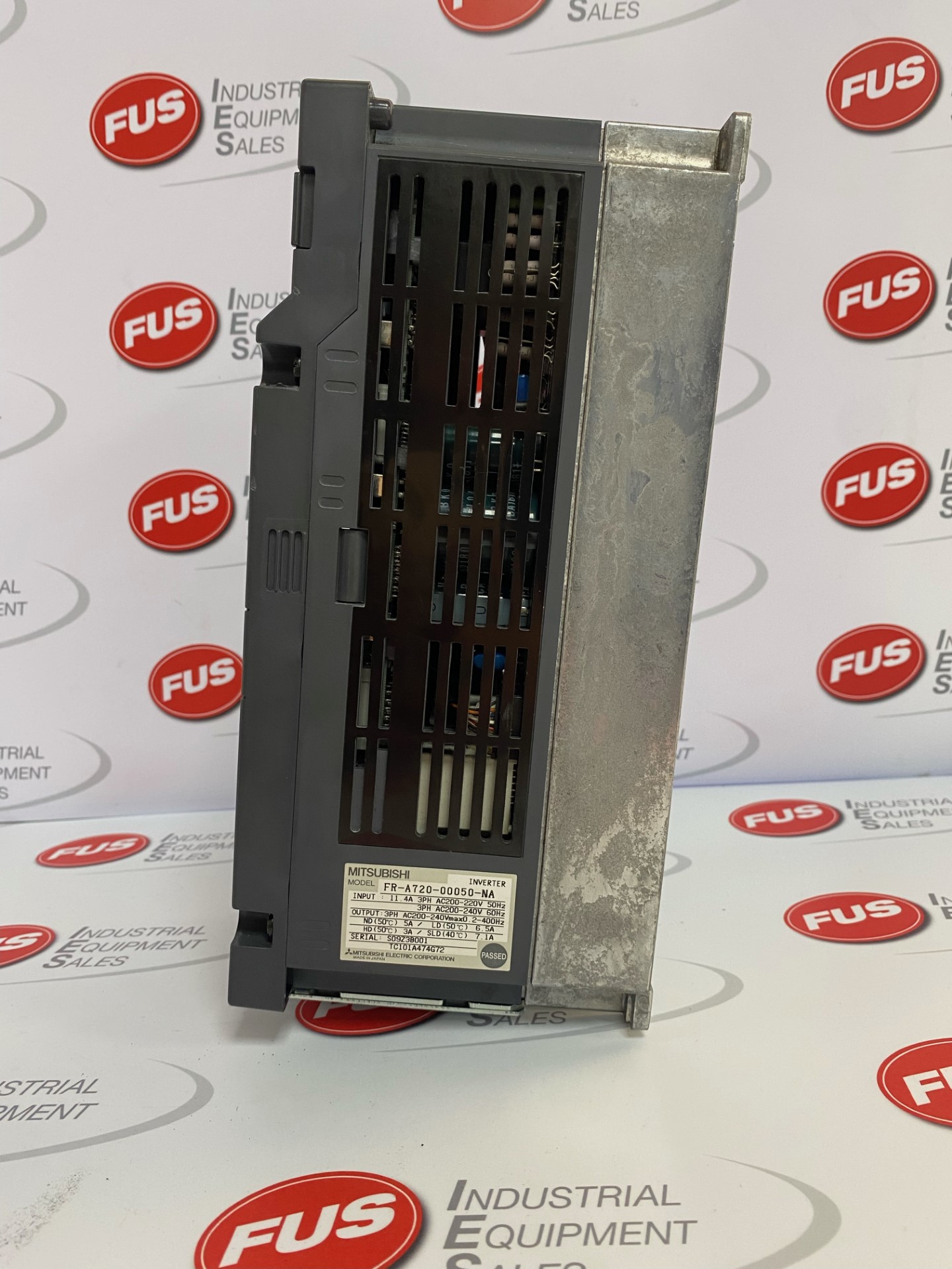 Mitsubishi FR-A720-00050-NA Inverter Drive Series A700 - FUS Industrial