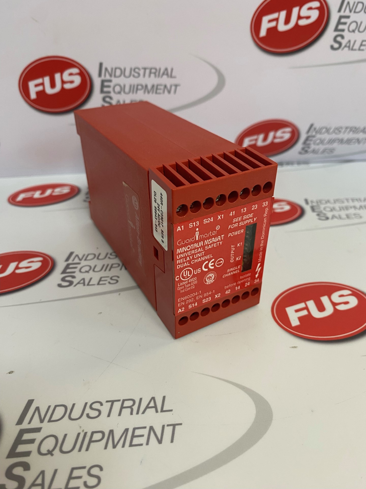 Allen Bradley Guardmaster 440R-C23017, Series B, 24V, AC/DC - FUS ...