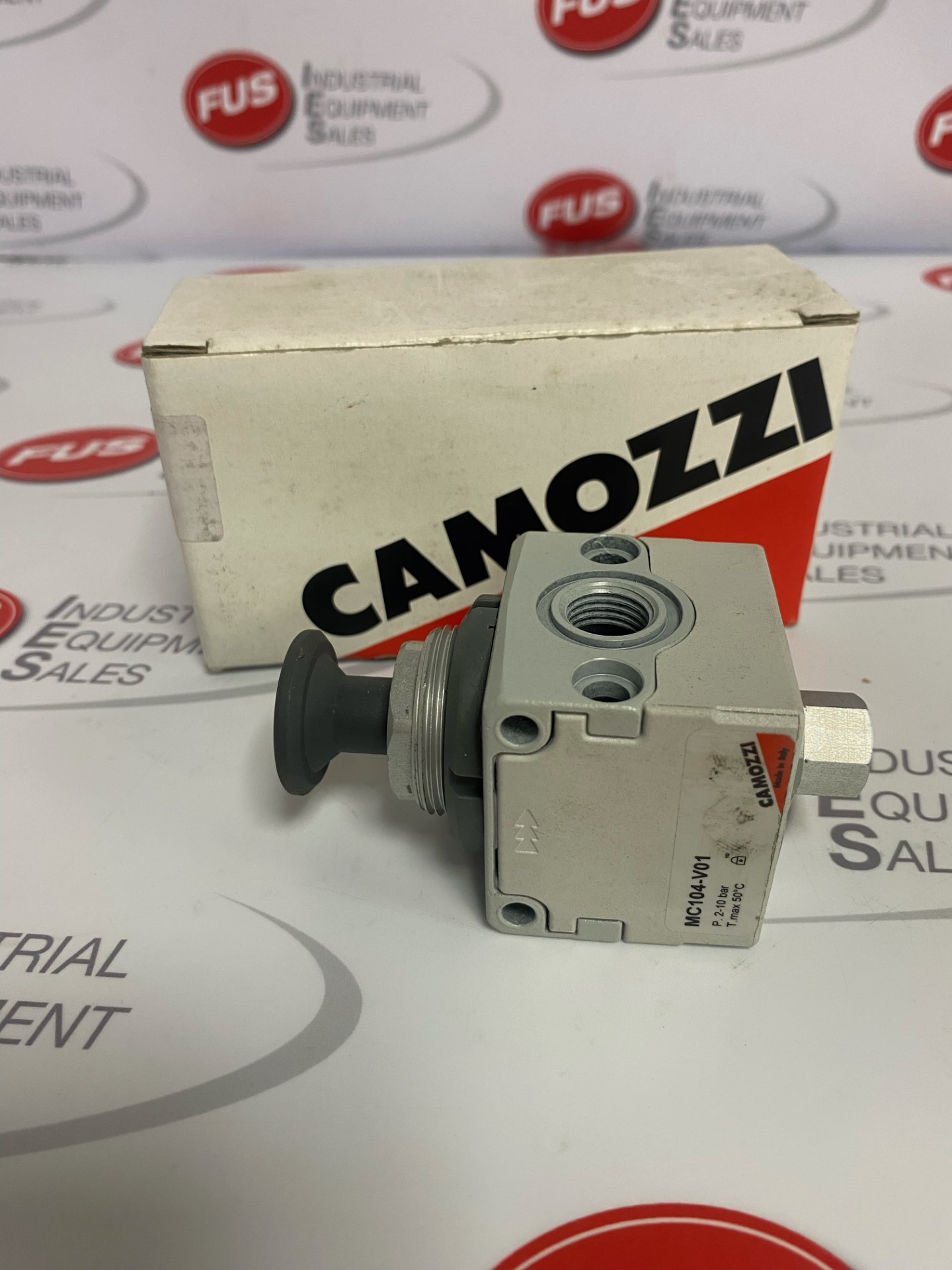 Camozzi MC104-V01 Lockable Isolation Valve - FUS Industrial