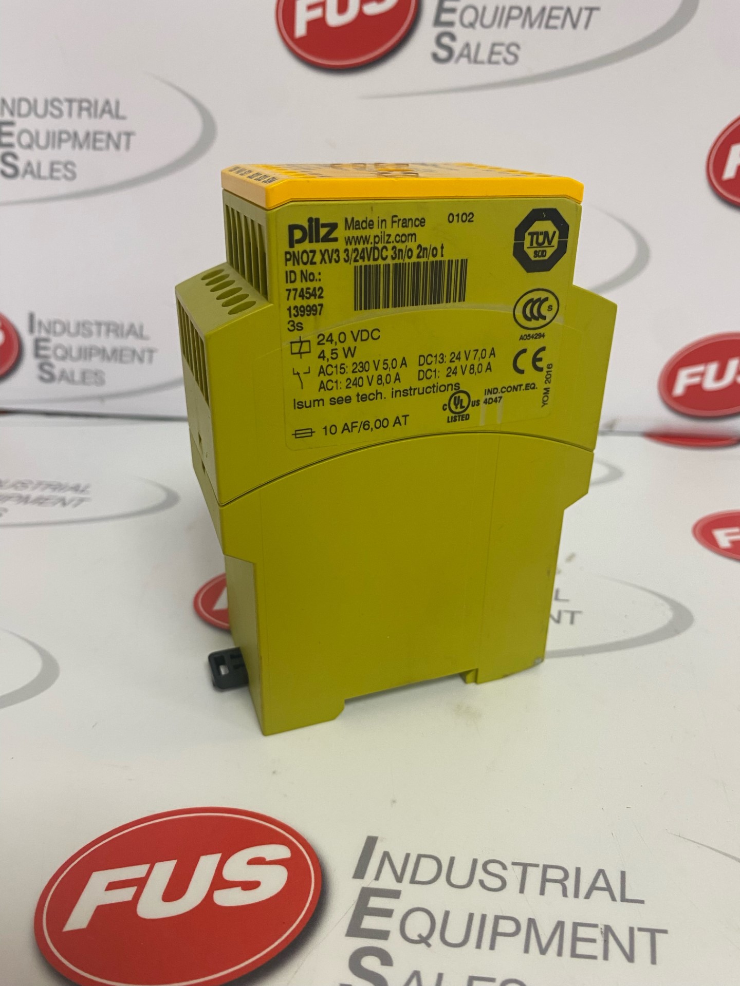 Pilz PNOZ XV3 3/24VDC 3n/o 2n/o t ID NO: 774542 - FUS Industrial