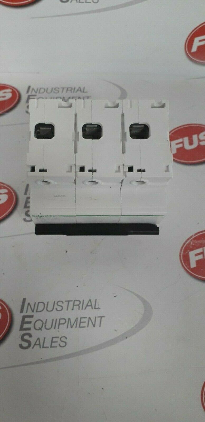 Schneider IEC 60947-3 Cicuit Breaker - 50-60 Hz - FUS Industrial