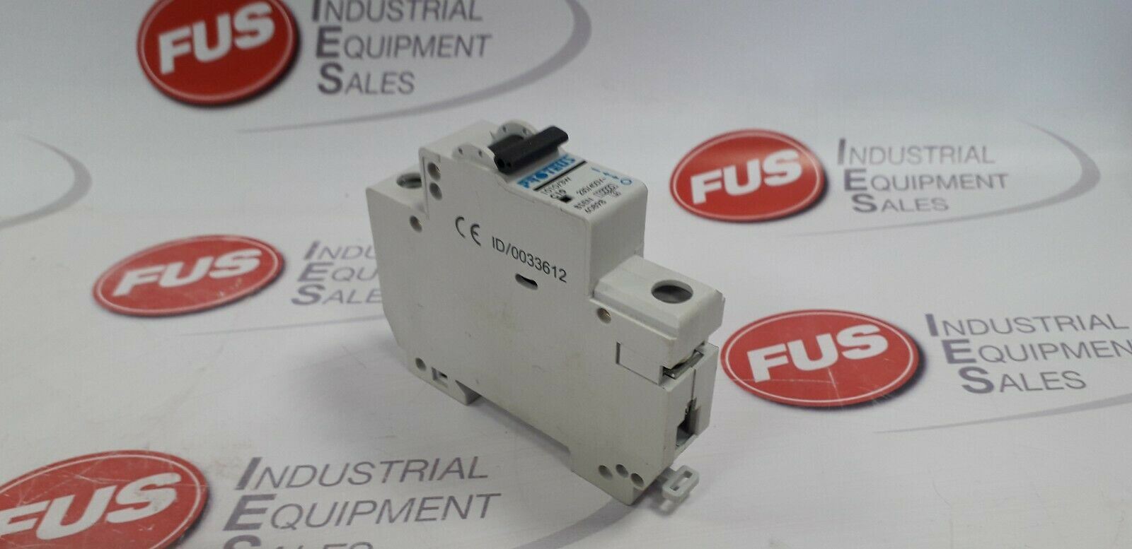 Proteus 1010/3W C10 Circuit Breaker 230/400v Single Pole BSEN60898 ...