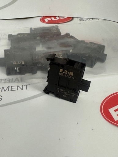 EATON M22-LEDC-R Contact Block, Fixing Adaptor, Illuminating Unit x 7 ...