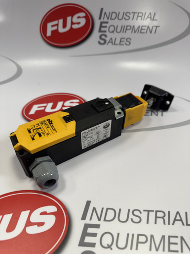 Pilz PSEN me1S/1AR Safety Switch 570001 - FUS Industrial