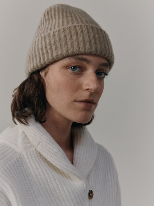 Begg x Co Alex Cashmere Knitted Beanie Hat in Earth