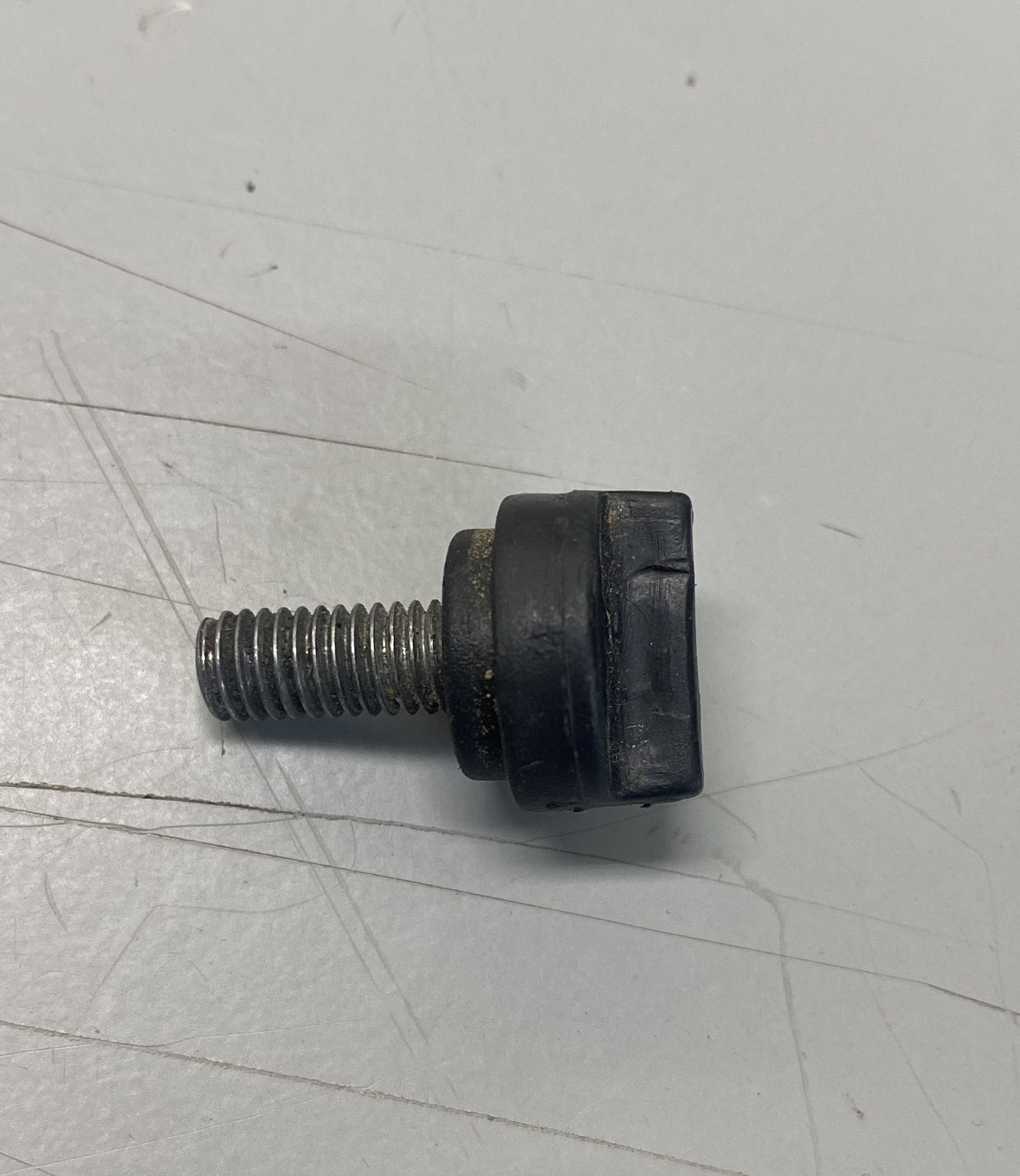 AIR FILTER COVER SCREW - 670/740cc