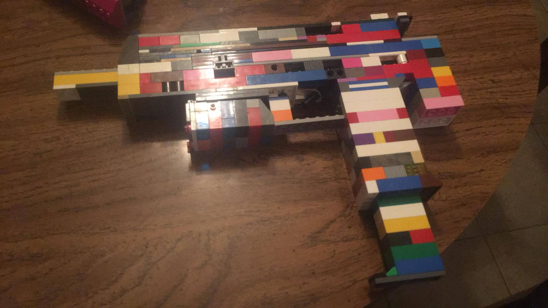 LEGO Gun of the Week - MP7 by Orion Franklin - BrickWarriors