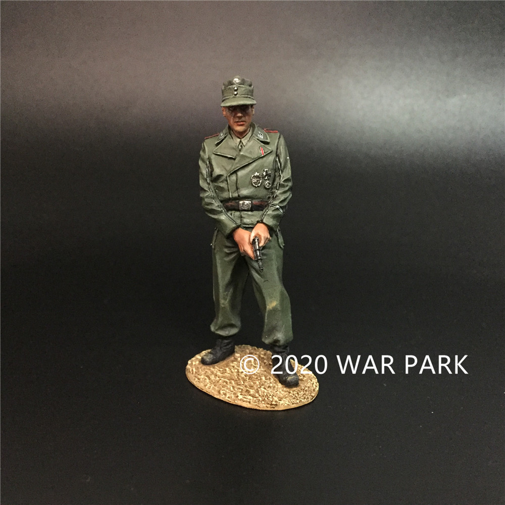 WPKU064 SS Tank Commander Holding Pistol - Peter Nathan Toy Soldiers