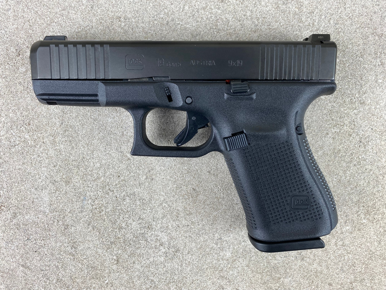 PD Trade | Glock 19 Gen5 | 9mm | Night Sights | Unissued