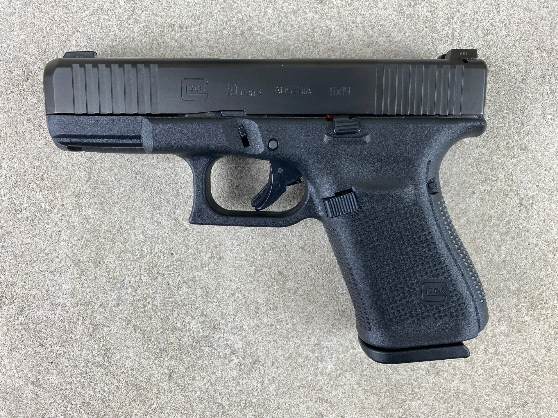 PD Trade | Glock 19 Gen5 | 9mm | Night Sights | Unissued