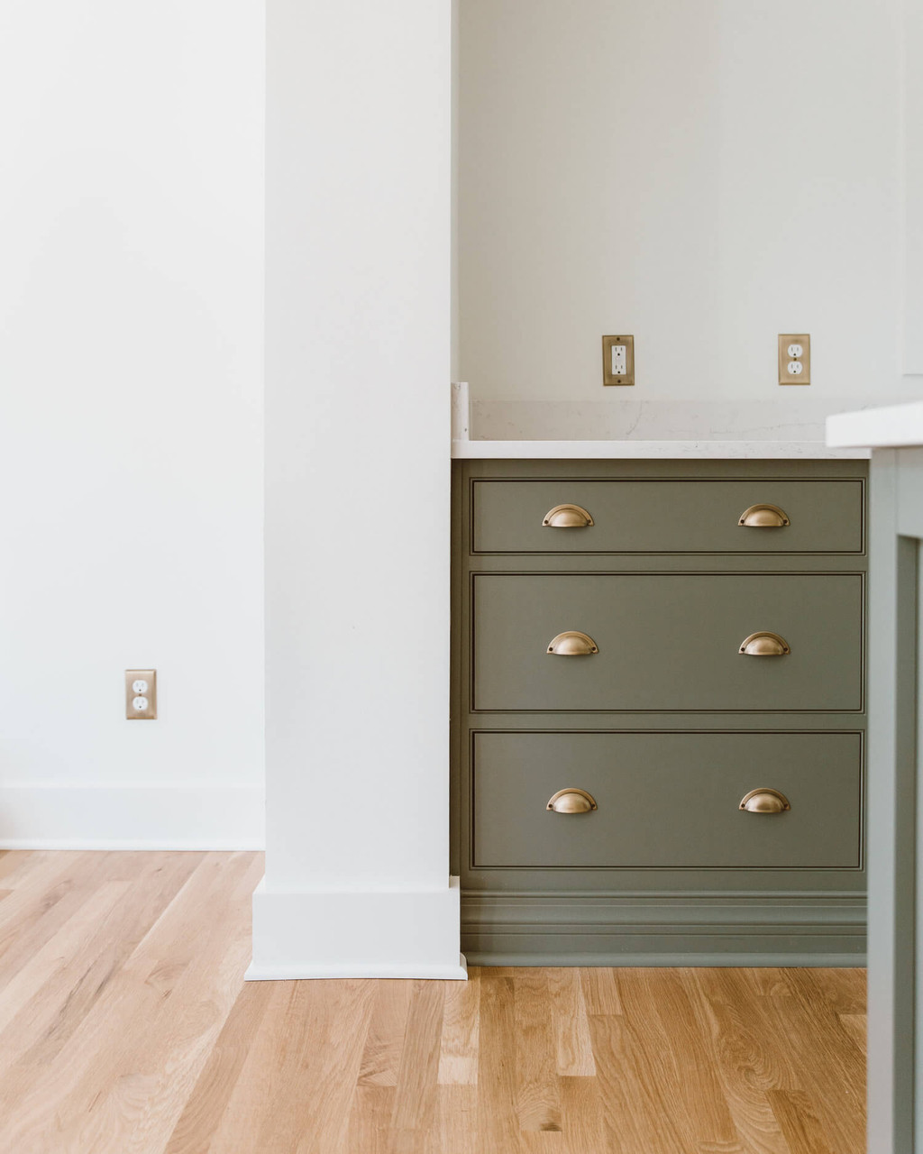 Nostalgic Shaker Drawer Pull Handle | 89mm | Antique Brass