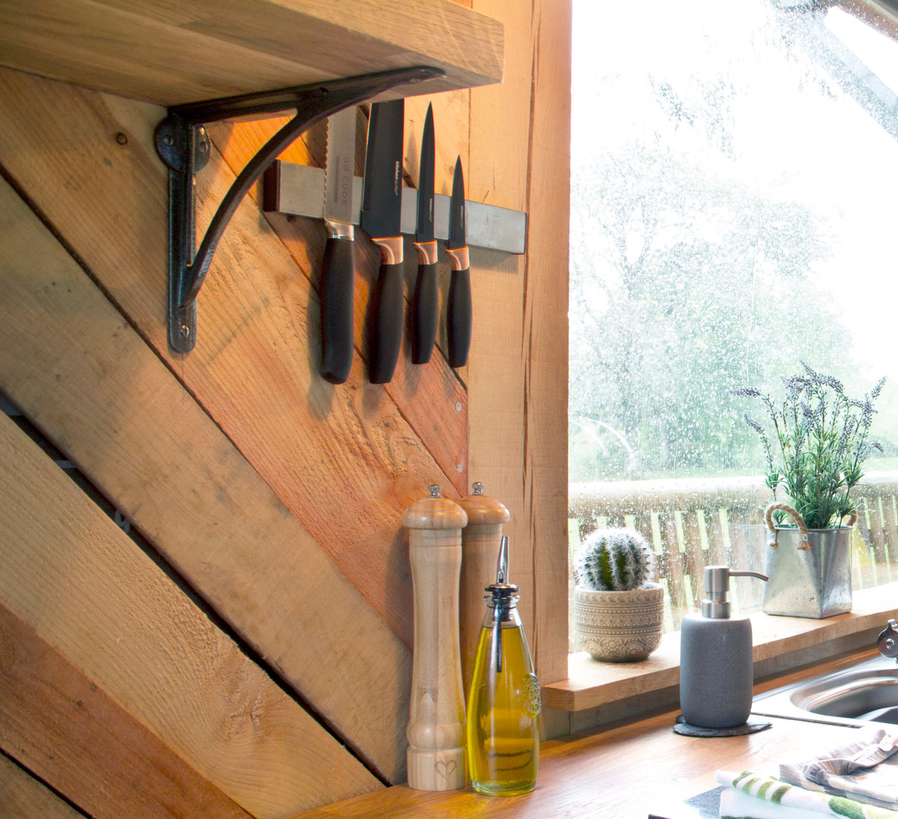 From The Anvil Curved Shelf Bracket | 174 x 249mm | Black