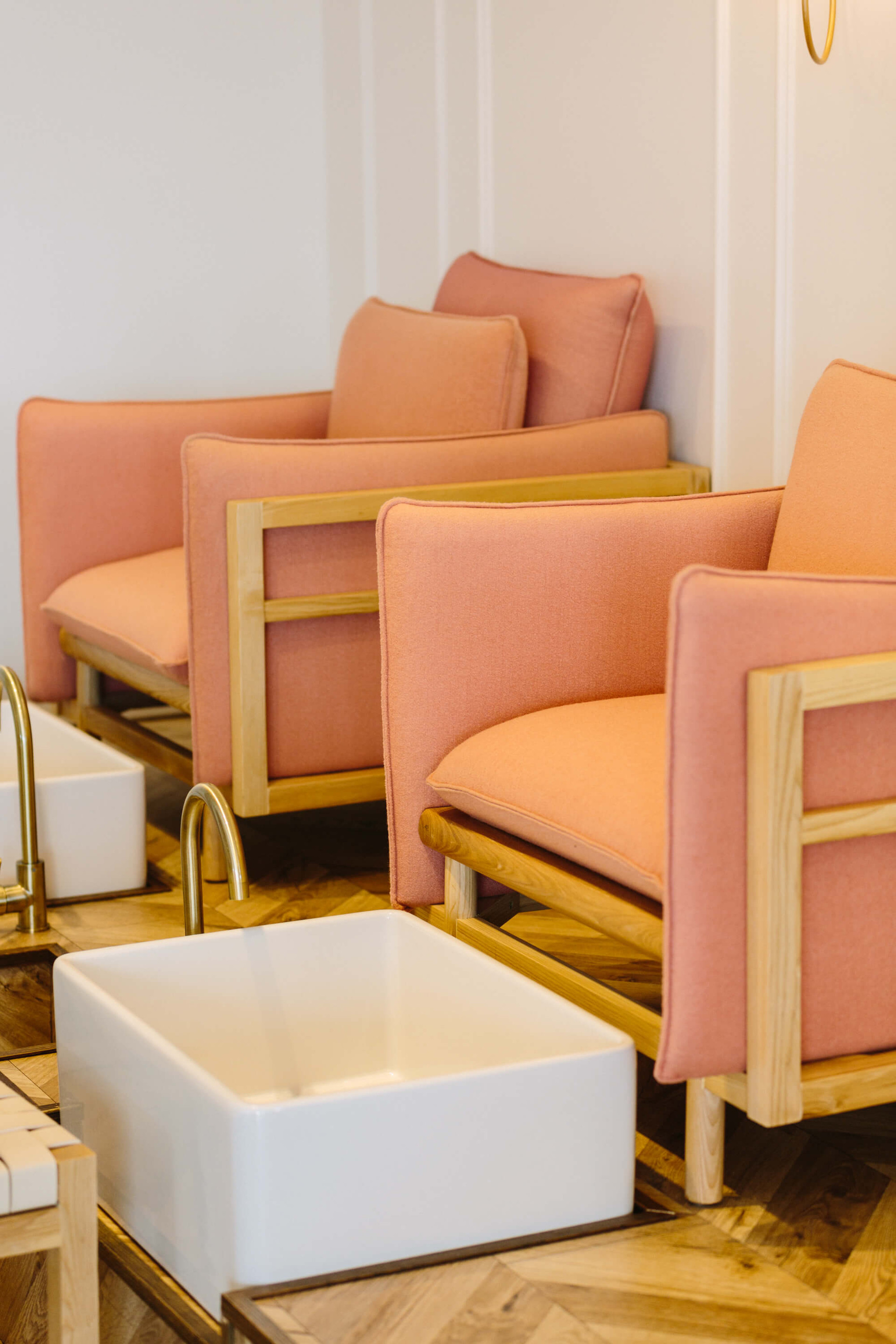 Turner Hastings Novi Butler Sink | 508 x 254 x 457mm | Gloss White