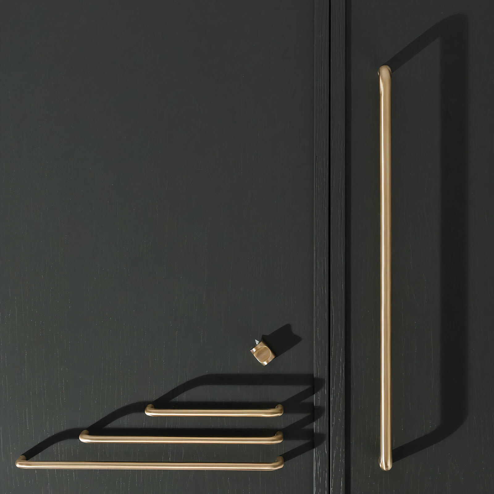 Hepburn HH x Ren Cabinet Pull Handle | Burnished Brass