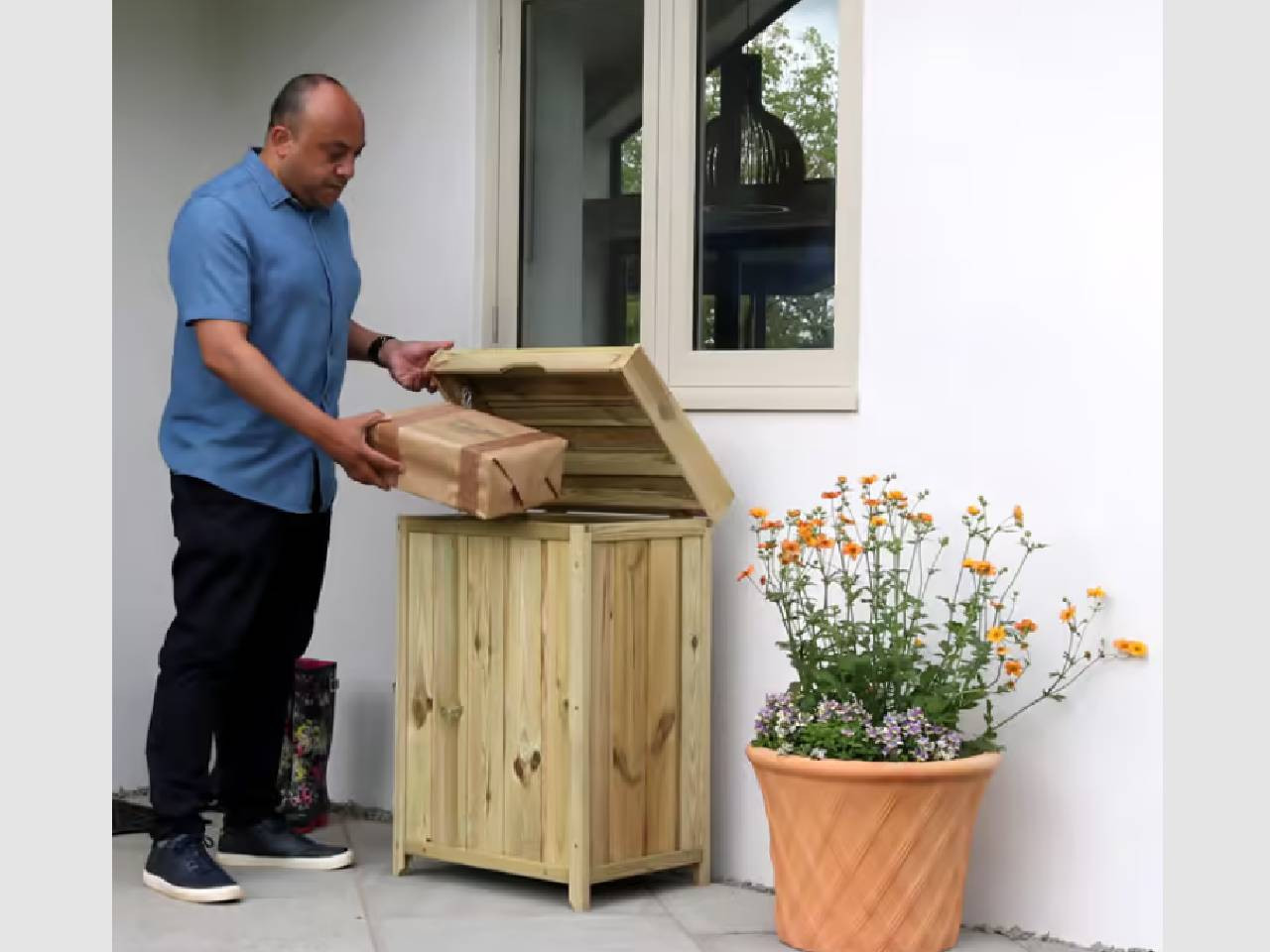 Keep Safe Parcel Store