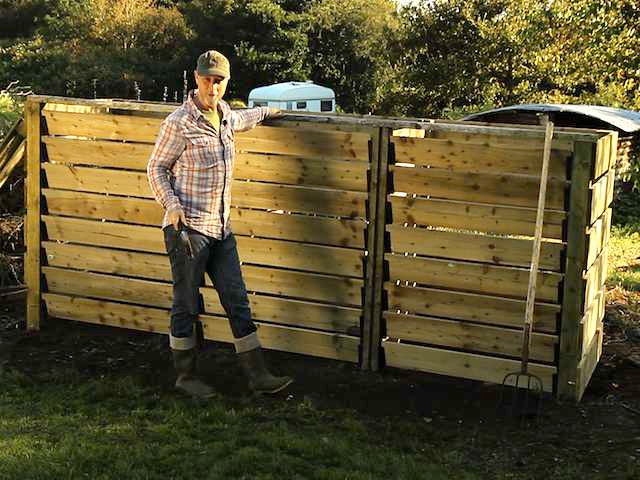 Heavy duty wooden compost bin