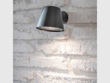 Regent Mast Path Light