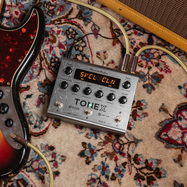 IK Multimedia ToneX Amp & Cab Sim Pedal