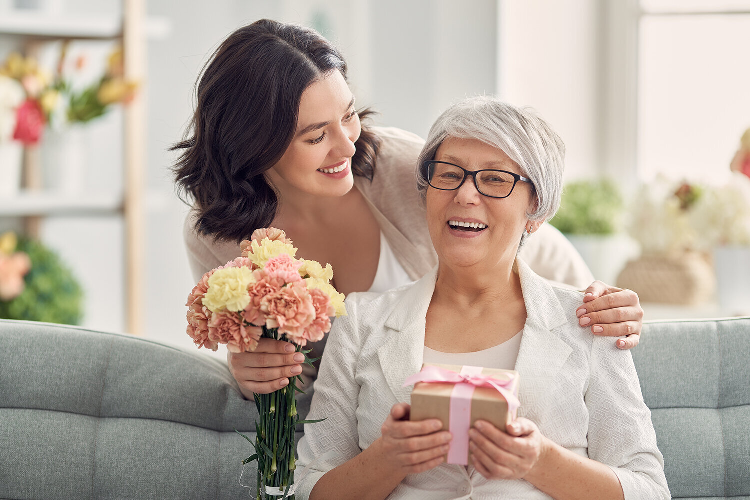 6 inexpensive Gifts for Senior Citizens: Show Them You Care ...