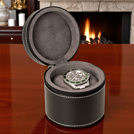 Full grain leather single watch case with zipper closure