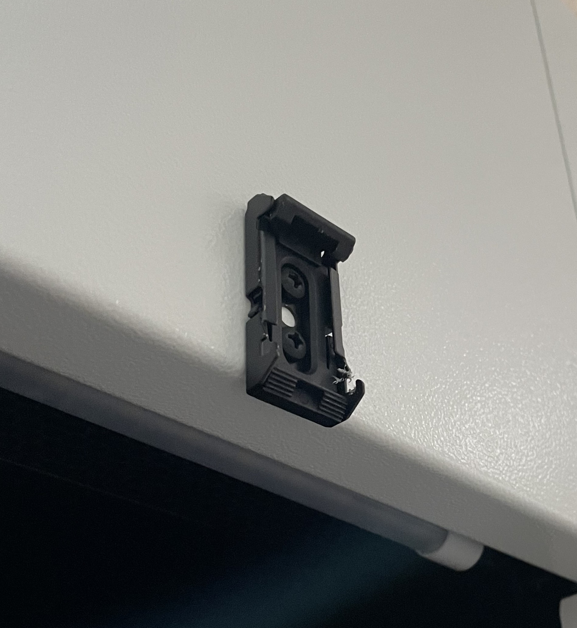 Night shield mounting bracket